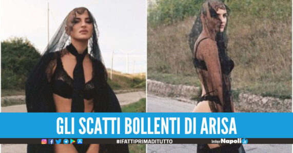Arisa fa impazzire i social, foto in intimo e autoreggenti: "Sono una ragazza di strada"
