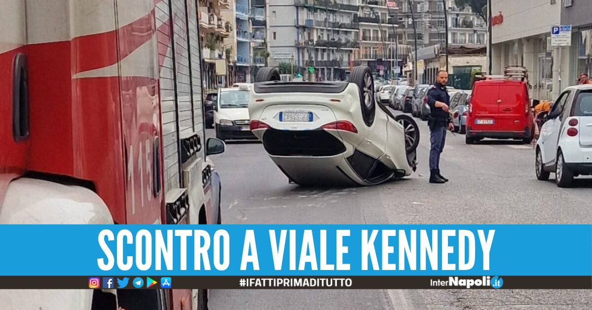 Terribile incidente a Fuorigrotta, auto si ribalta al centro della carreggiata