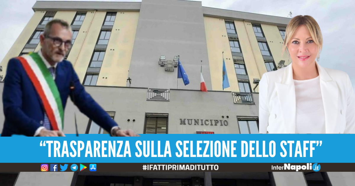Staff del sindaco a Giugliano, Rescigno e minoranza all'attacco: "La ...