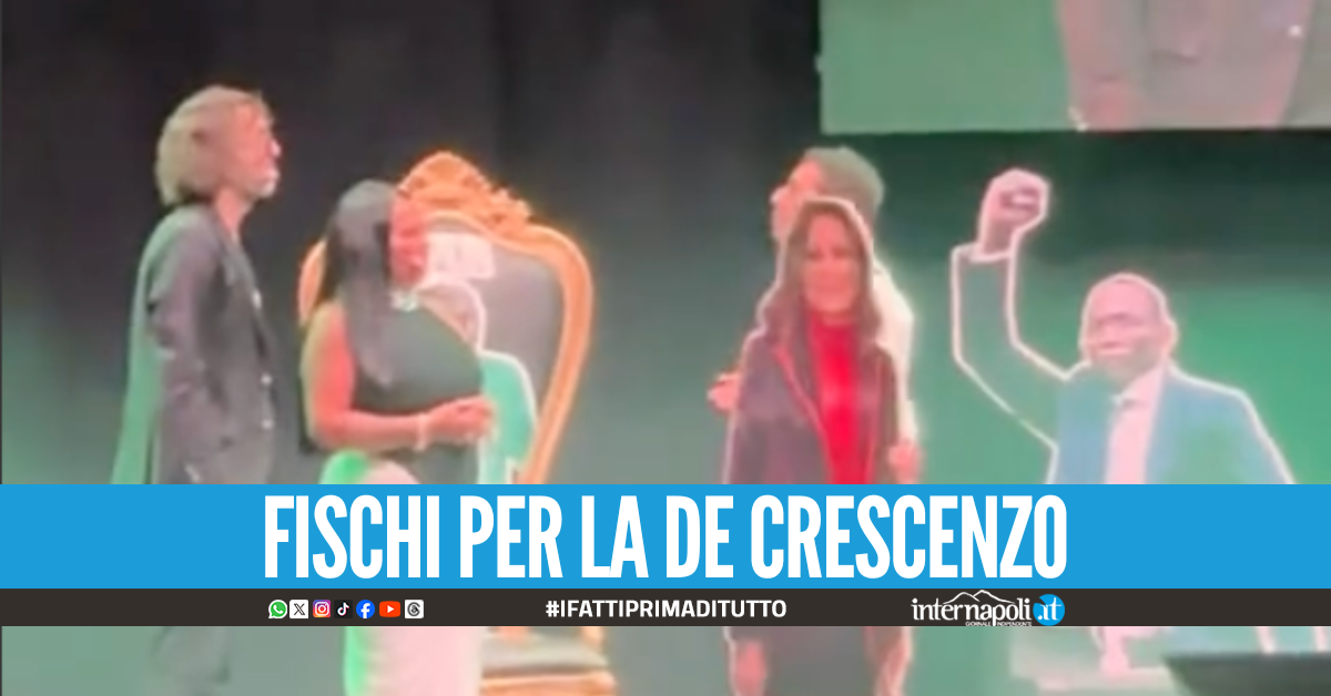 Cruciani riempie il Palapartenope ma è polemica sui social, lui: Nulla ...