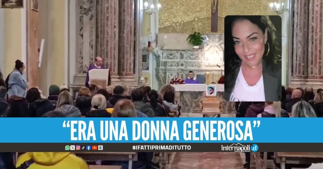 "Fragile e sorridente", l'omelia del parroco ai funerali di Nunzia ...