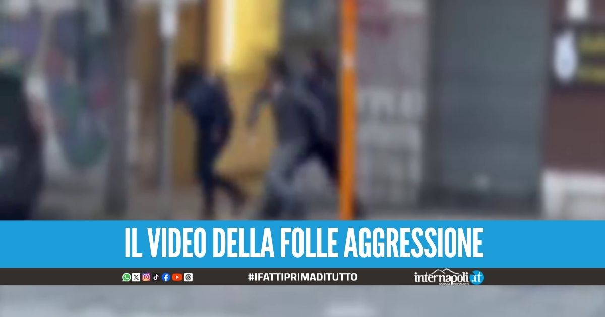 Accoltellato in strada Napoli, identificati gli aggressori