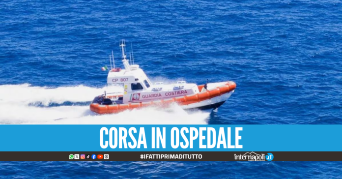 Paura ad Amalfi, 27enne ferito dalle eliche del motore dopo il tuffo