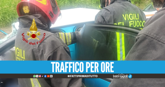Incidente sulla Milano-Napoli, feriti estratti dalle lamiere: minore ...